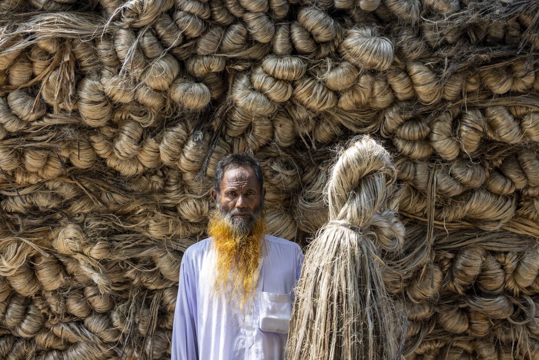 Jute seller | Smithsonian Photo Contest | Smithsonian Magazine
