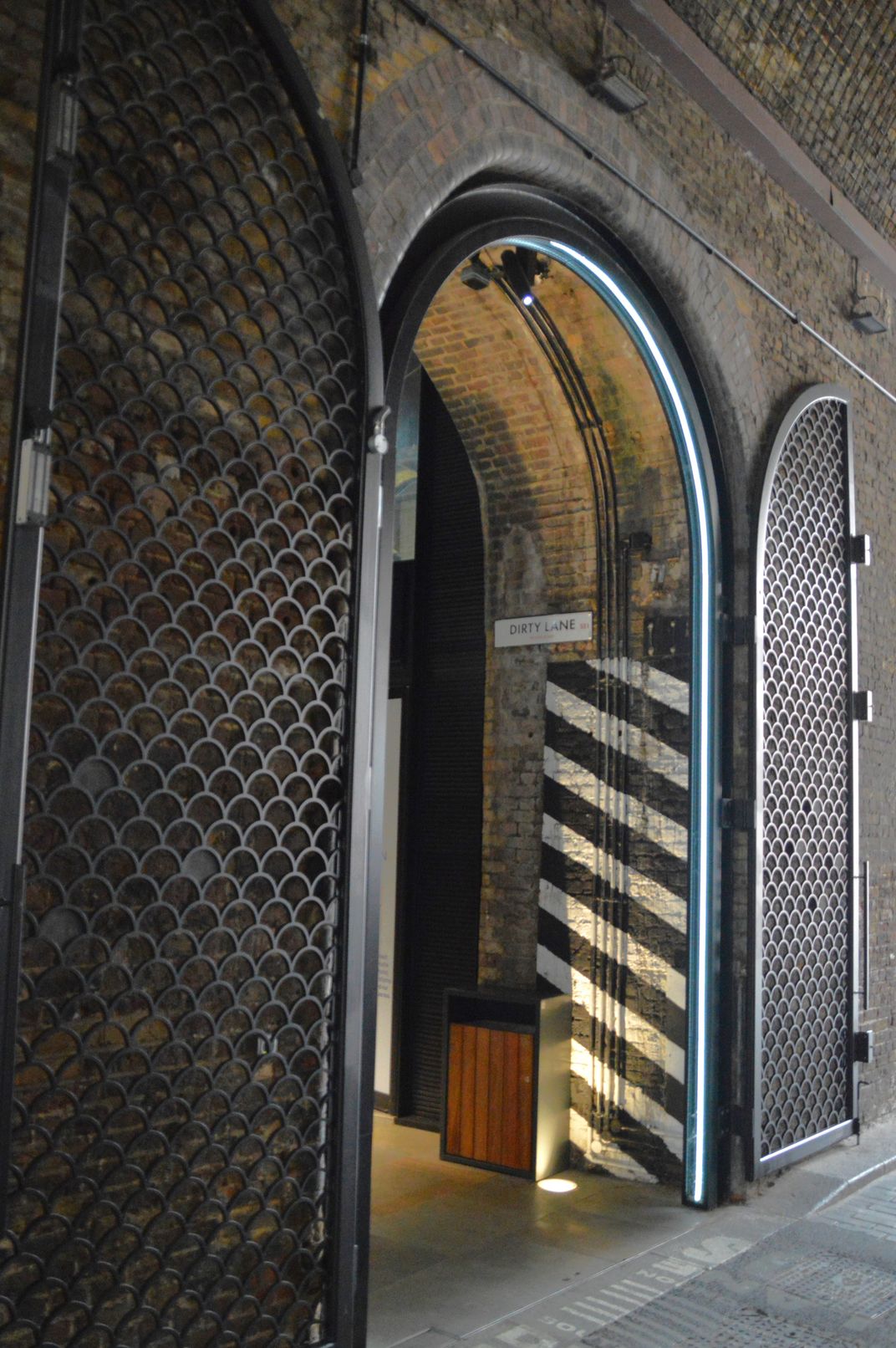 Cleanest Dirty Lane in London | Smithsonian Photo Contest | Smithsonian ...