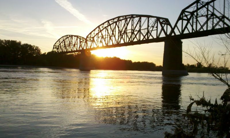 Railroad bridge built in 1905 over the Missouri River in Bismarck, ND ...