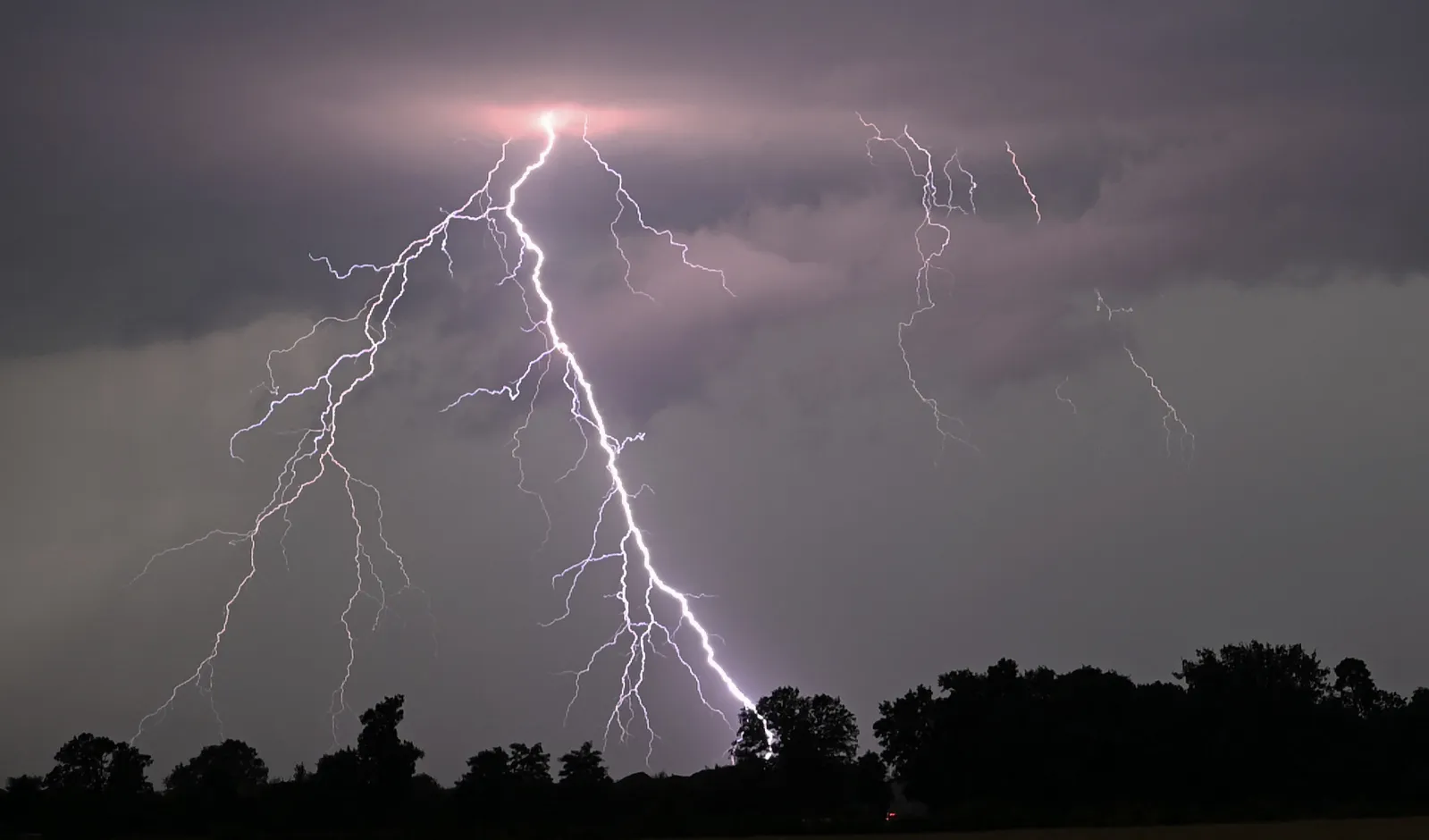 Google Reveals New A.I. Model That Predicts Weather Better Than the ...