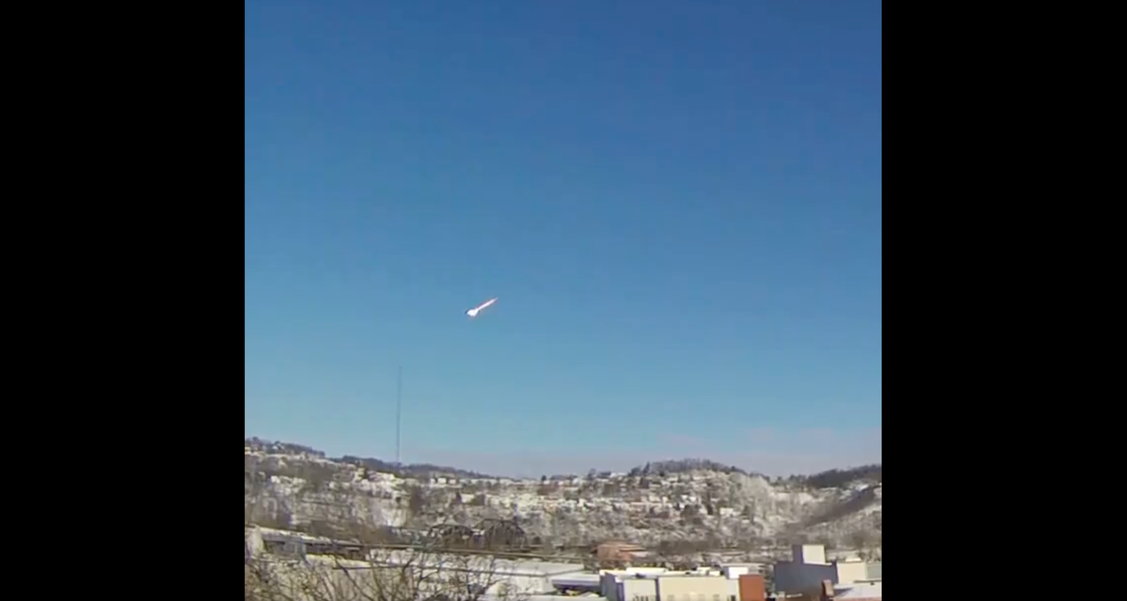 A Meteor Streaked Across the Morning Sky as a Dazzling 'Fireball ...