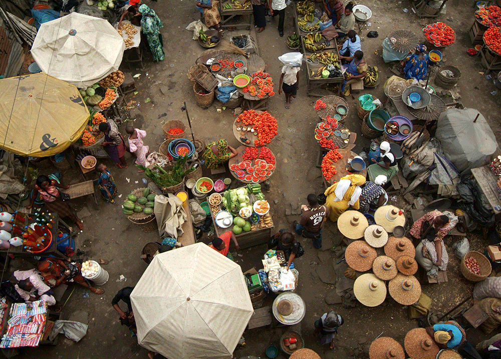 Step Into a Noisy, Chaotic Nigerian Marketplace at The African Art Museum