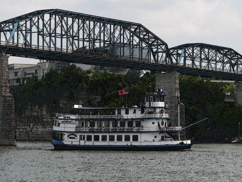 The famous "Southern Belle" riverboat sails the Tennessee River ...