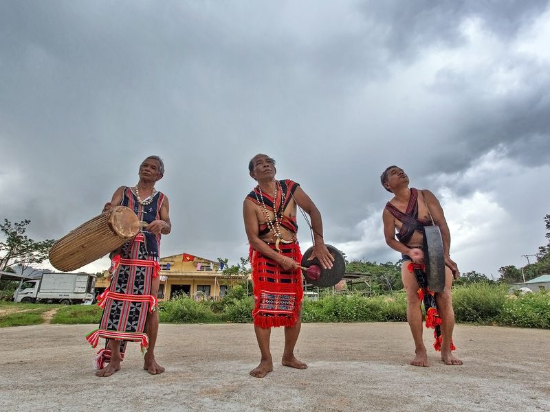 Katu People playing drum | Smithsonian Photo Contest | Smithsonian Magazine