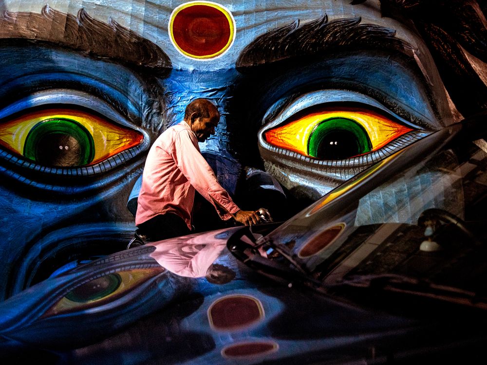A narrow escape | Smithsonian Photo Contest | Smithsonian Magazine