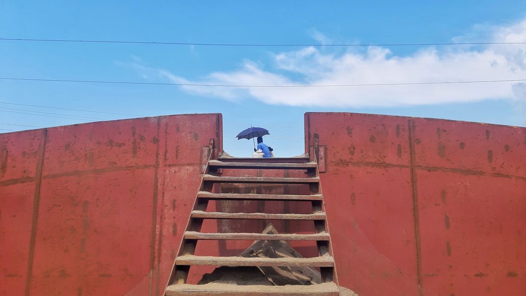 man in frame | Smithsonian Photo Contest | Smithsonian Magazine