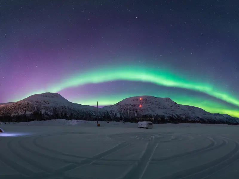 Aurora arc above the snow world | Smithsonian Photo Contest ...