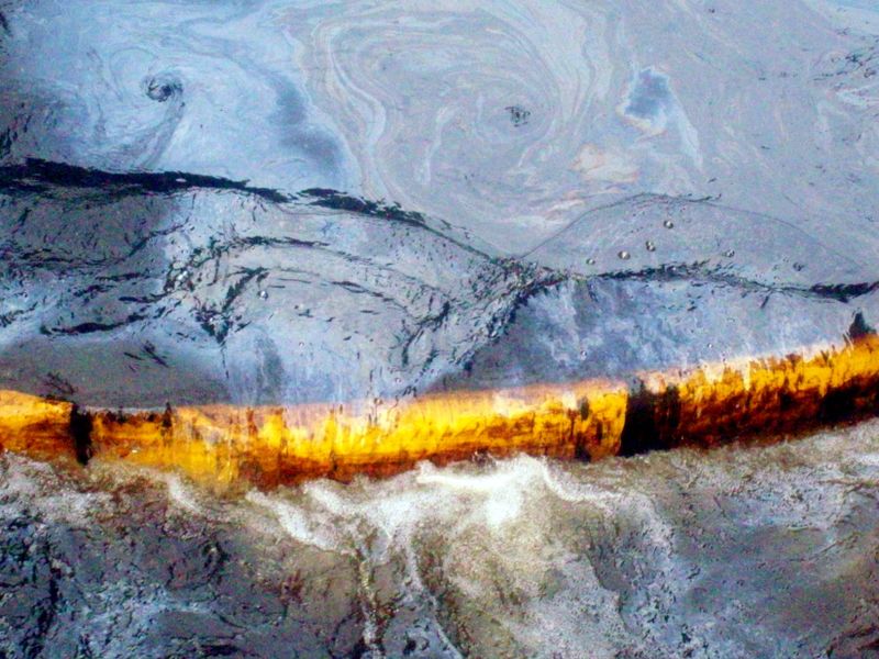 Kalamazoo River oil spill boom in Battle Creek Mi | Smithsonian Photo ...