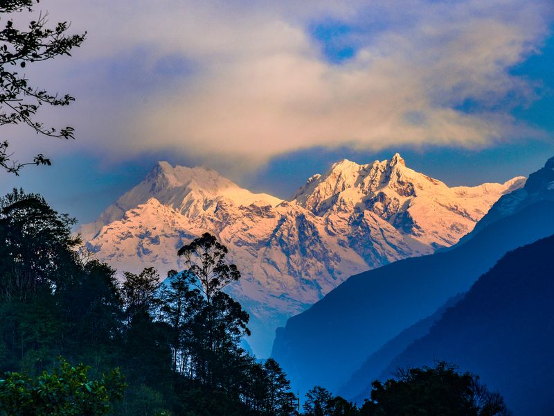 The Kanchanjungha main and south | Smithsonian Photo Contest ...