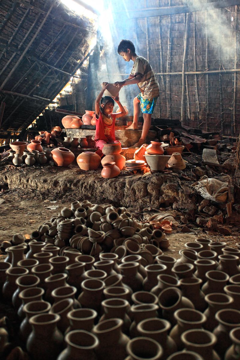 Pot maker | Smithsonian Photo Contest | Smithsonian Magazine