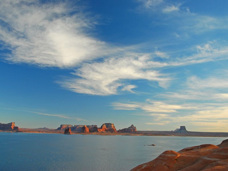 The wide-open spaces and grandeur of Lake Powell is awe inspiring ...