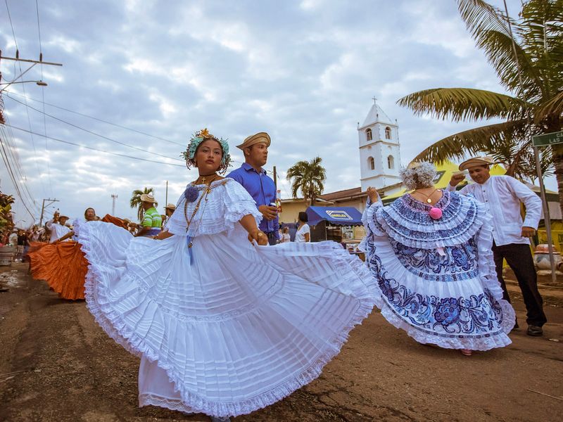Pollera parade | Smithsonian Photo Contest | Smithsonian Magazine