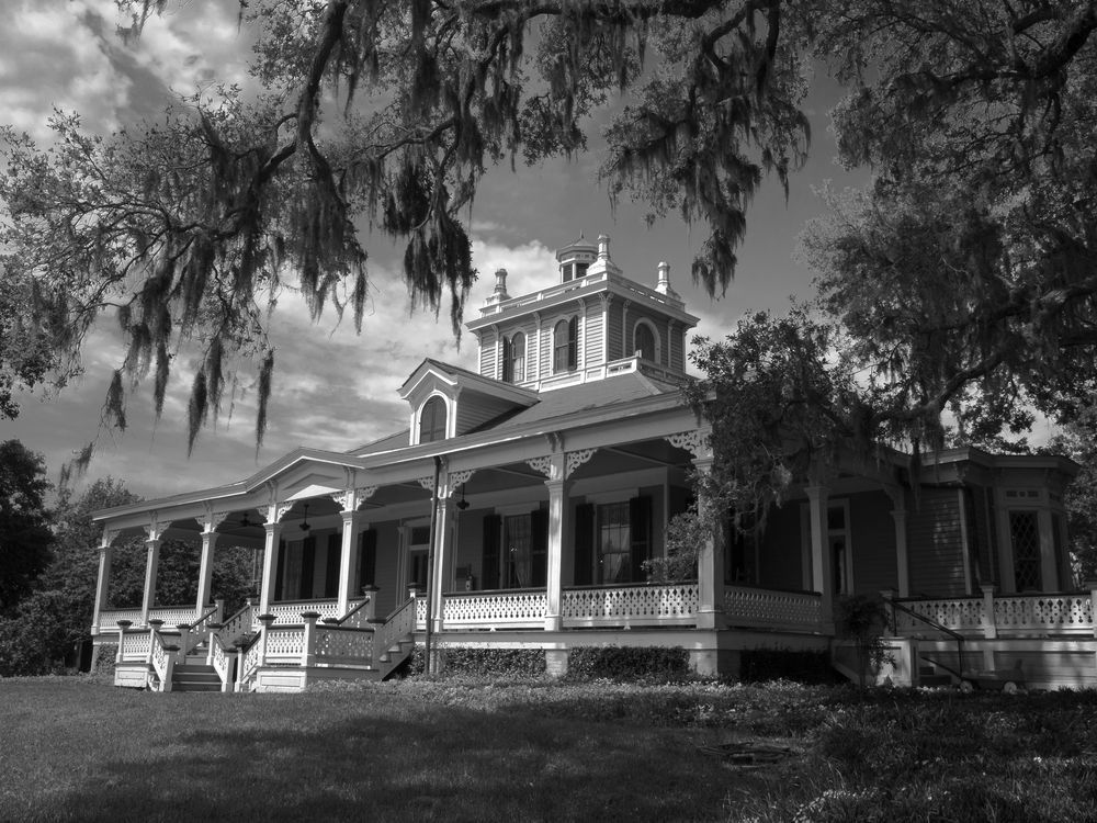 The mansion at Rip Van Winkle Gardens | Smithsonian Photo Contest ...