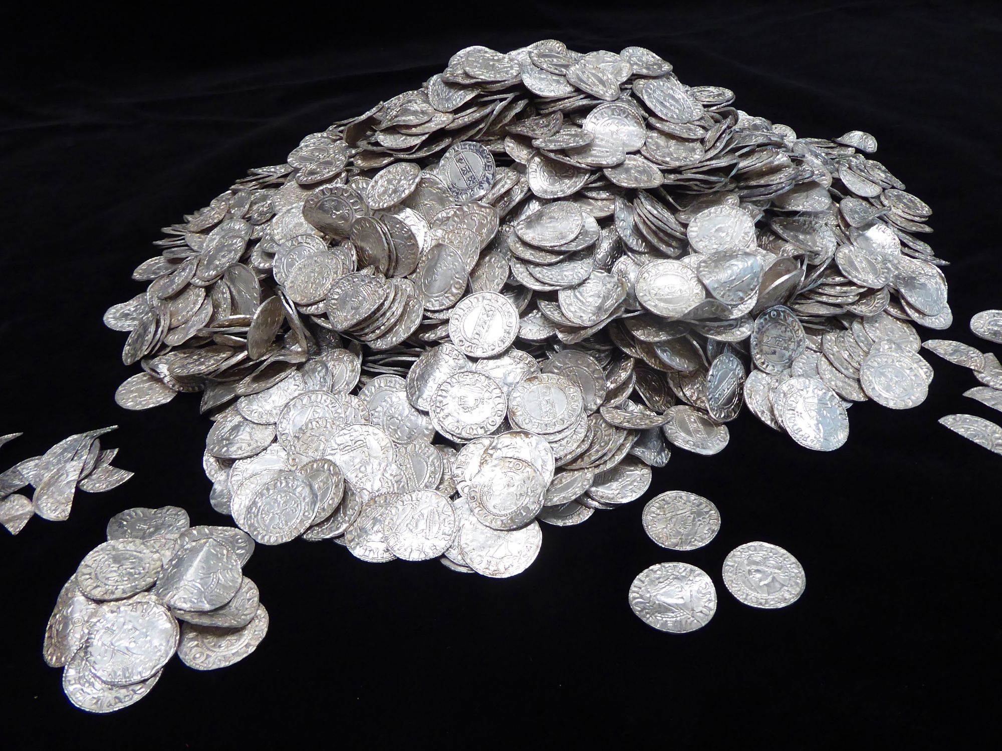 An Astonishing Trove of Coins Dating to the Norman Conquest Just Became ...