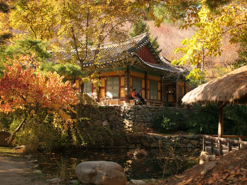 An Autumn Day at a Temple in Suwon, South Korea | Smithsonian Photo ...