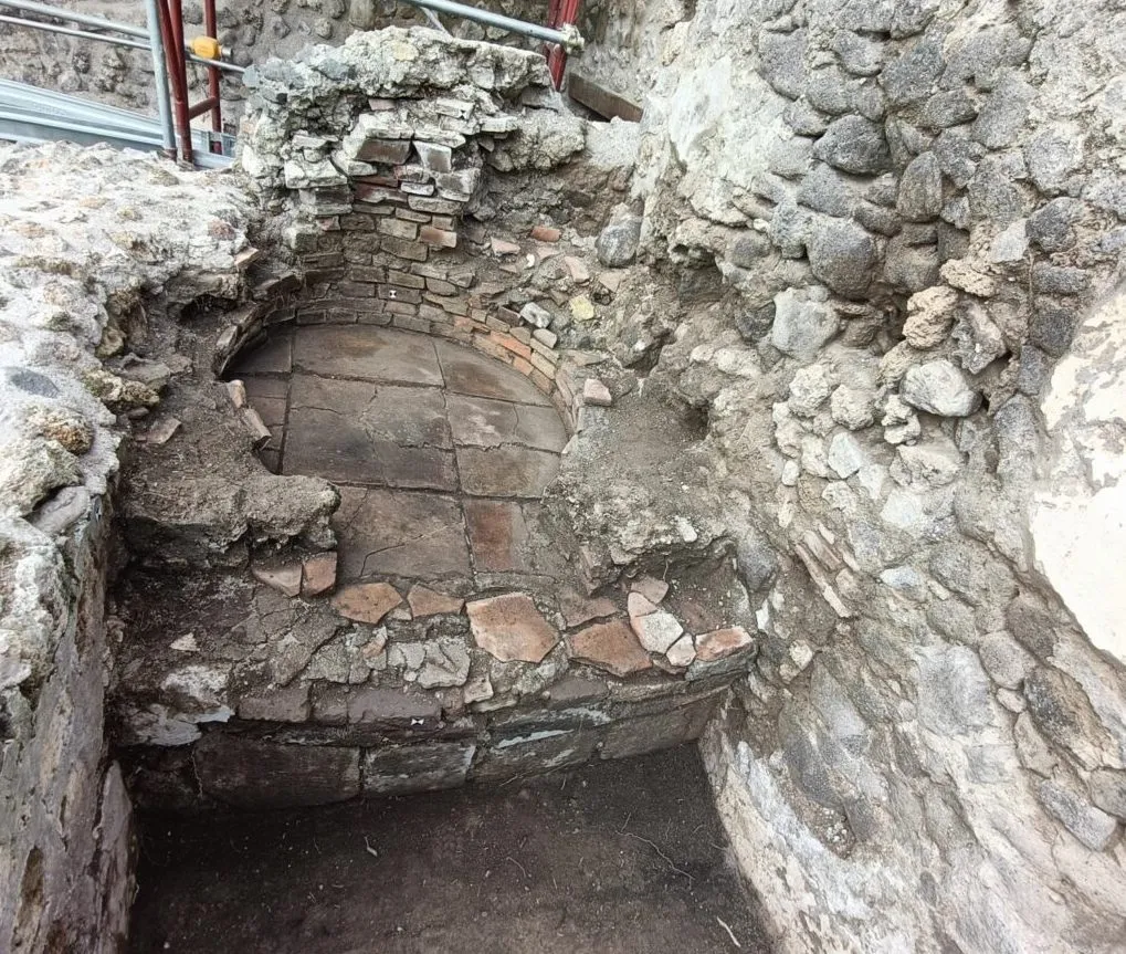 After Mount Vesuvius Erupted, Pompeii's Poorest Survivors Lived Amid ...