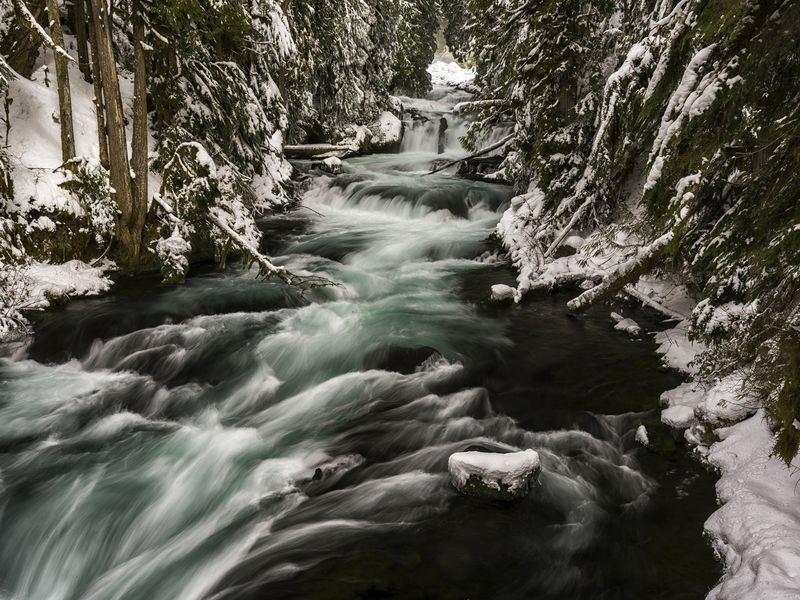 Winter at Wizard Falls, Metolius River, Deschutes National Forest ...