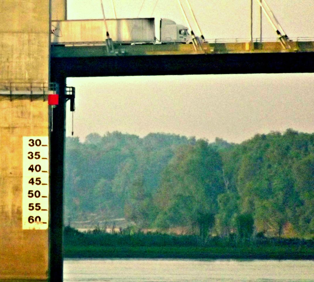 Mississippi river levels at Cape Girardeau, MO, July 2012 during ...