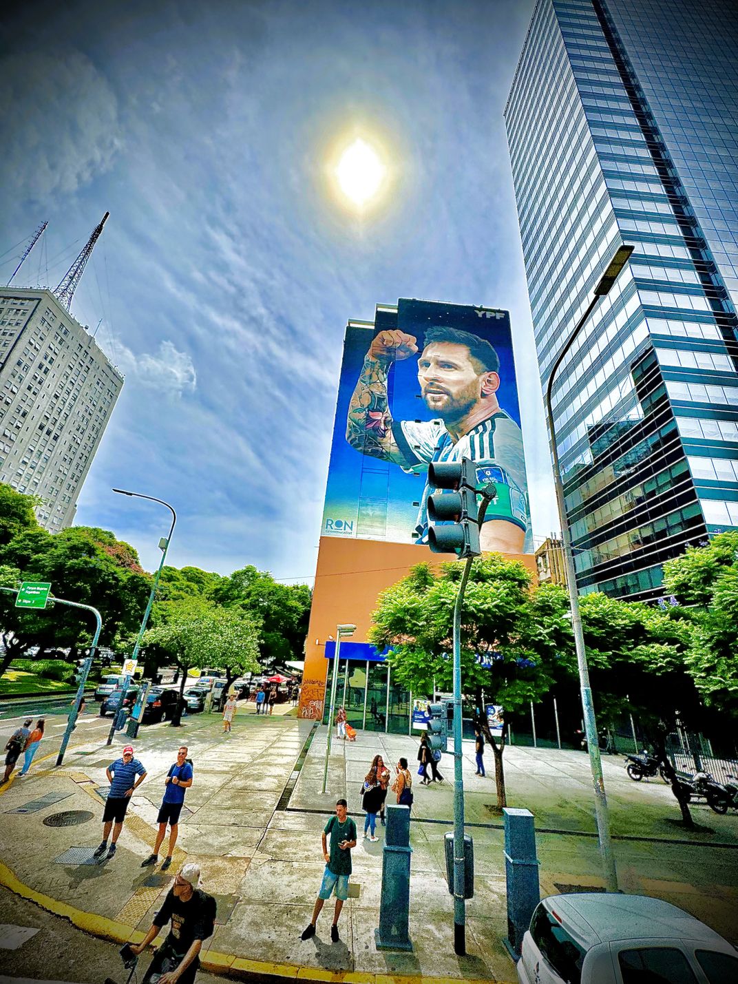 A huge mural of Lionel Messi in Buenos Aires by Ron Muralist ...