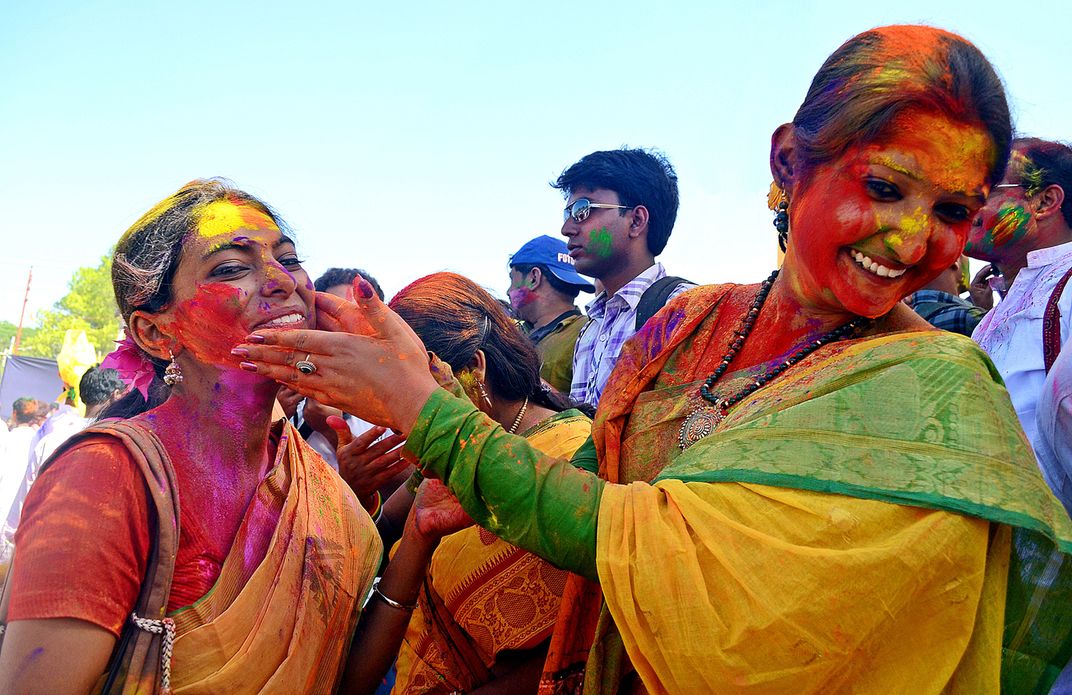 HOLI-THE FESTIVAL OF COLORS,IS QUITE FAMOUS IN DIFFERENT PARTS OF INDIA ...