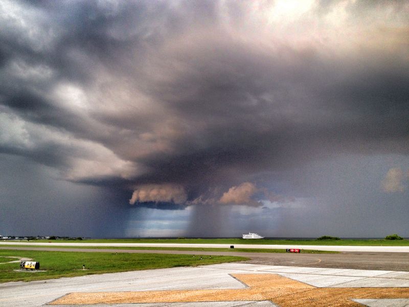Thunderstorm approaching across the Tampa Bay. | Smithsonian Photo ...