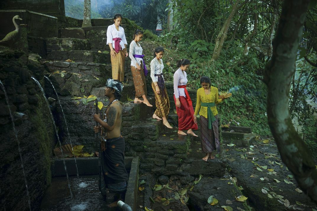 Self-purification in the sacred bath of pancoran solas | Smithsonian ...