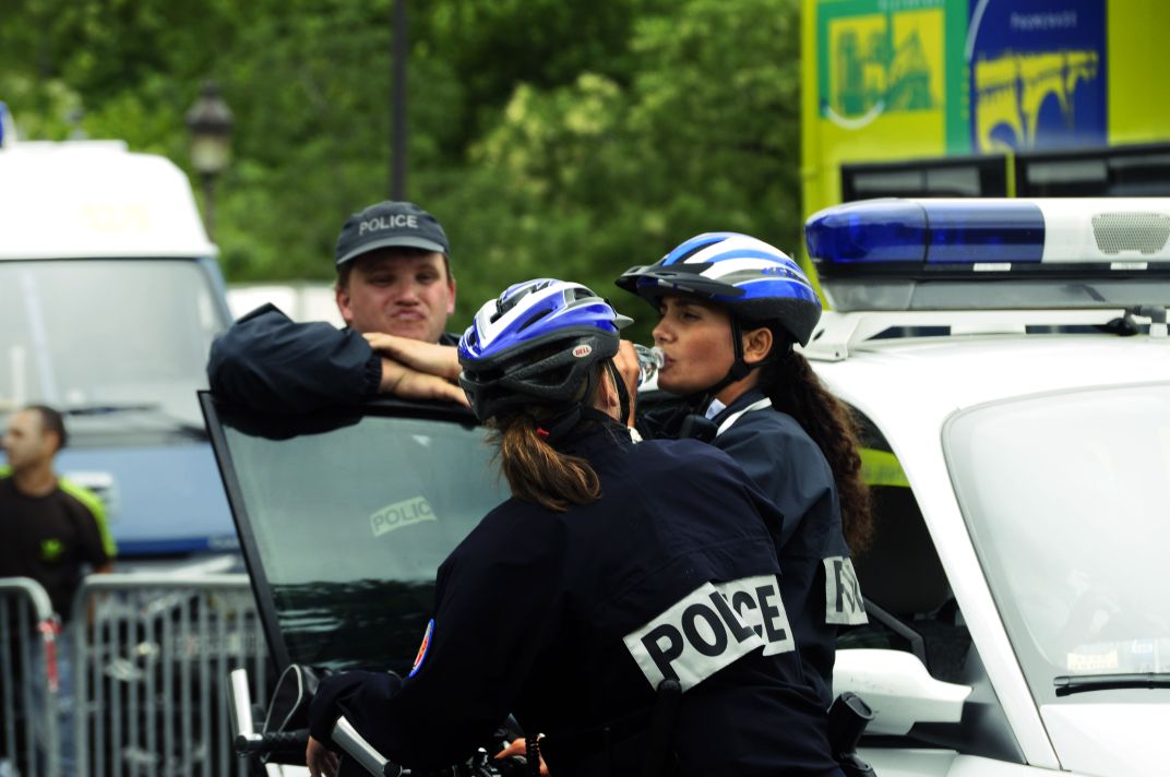 Cops in France, Walking in Paris and these were the cops | Smithsonian ...