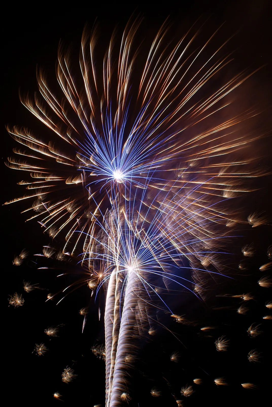 Long exposure of fireworks over Stephenville, July 4 2010 ...