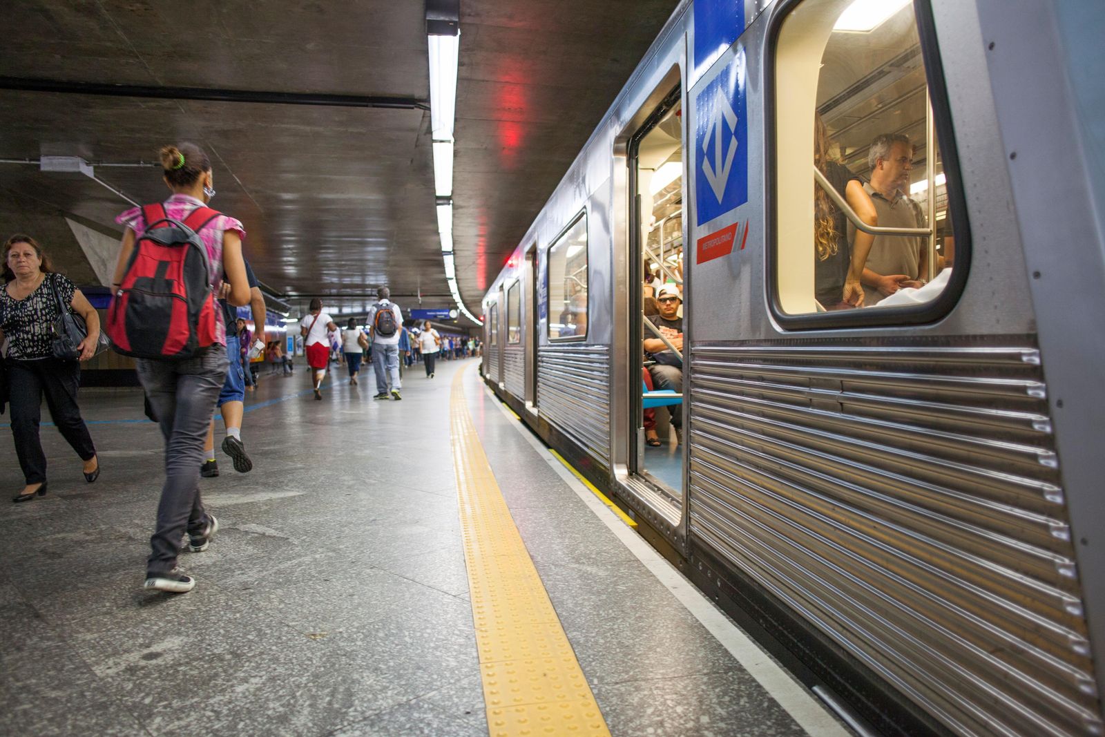 In Brazil, Subway Reading Means a Ticket to Ride | Smithsonian