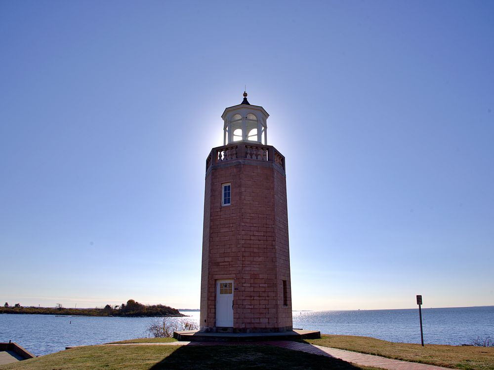 Avery Light morning sun | Smithsonian Photo Contest | Smithsonian Magazine
