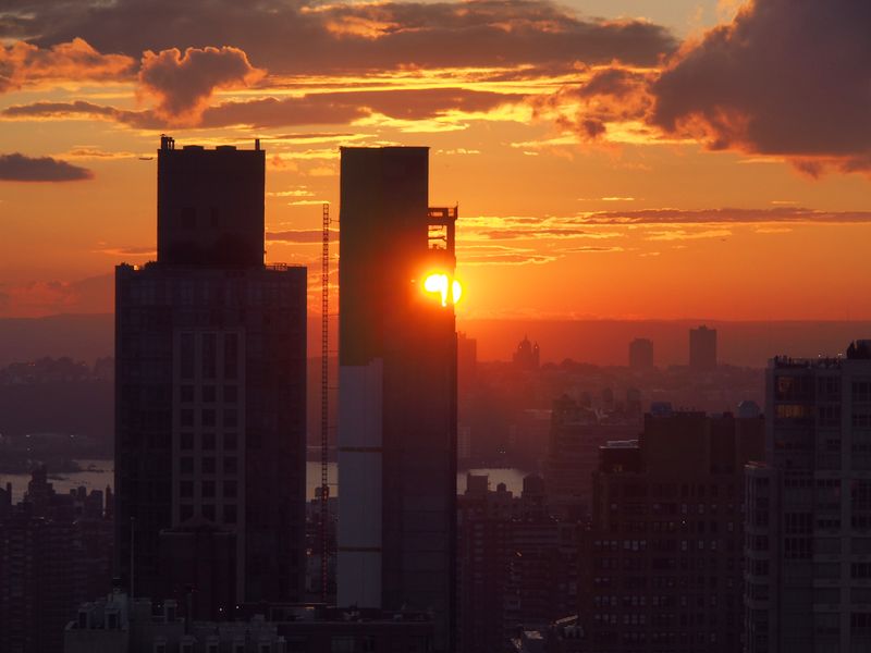 Sunset Over the City | Smithsonian Photo Contest | Smithsonian Magazine