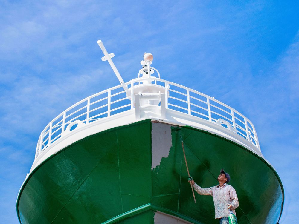 The Ship Painter | Smithsonian Photo Contest | Smithsonian Magazine