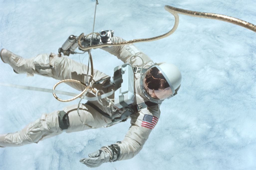 astronaut in the ocean slow motion 1 hour