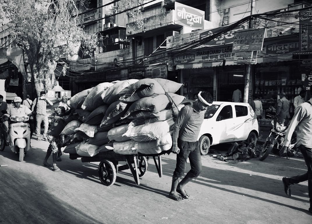 Burden of life | Smithsonian Photo Contest | Smithsonian Magazine