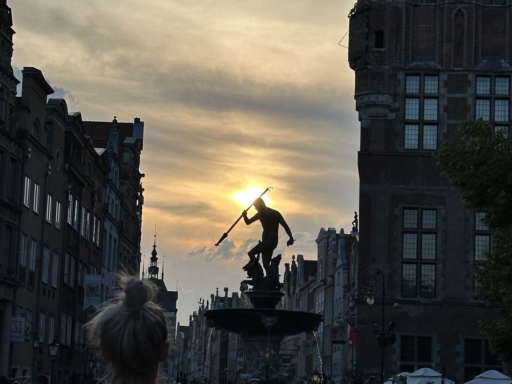Neptune at Sunset | Smithsonian Photo Contest | Smithsonian Magazine
