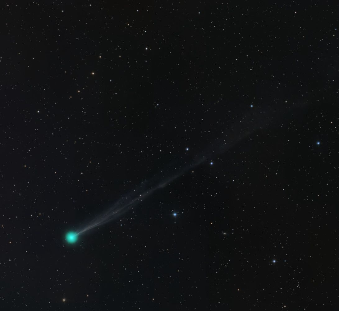 A Newly Discovered and Brilliantly Green Comet Is Dazzling Astronomers ...