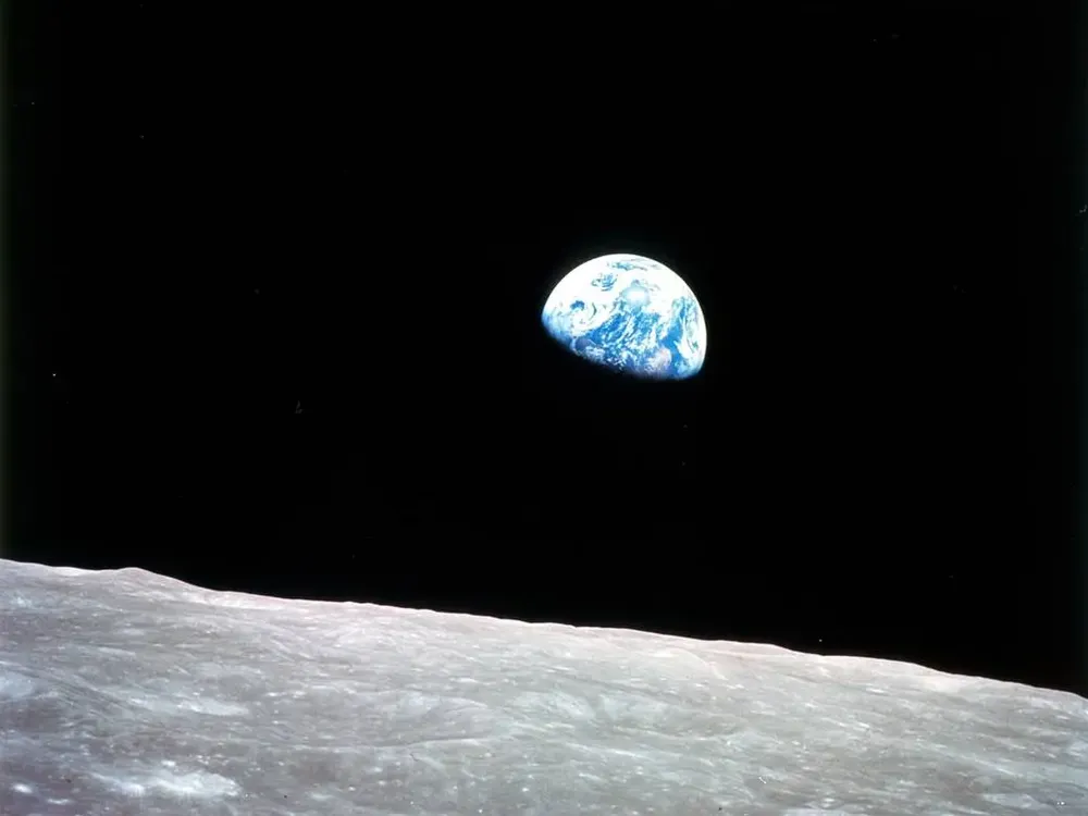 William Anders, NASA Astronaut Who Captured Iconic 'Earthrise ...