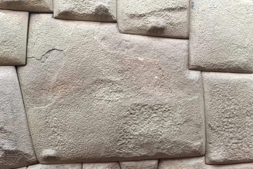 inca roca wall