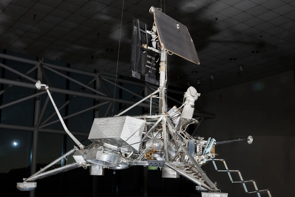 apollo moon lander camera