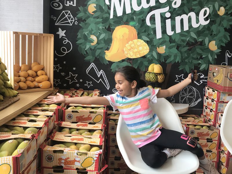 It’s mango time | Smithsonian Photo Contest | Smithsonian Magazine