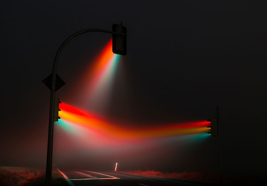 traffic light night