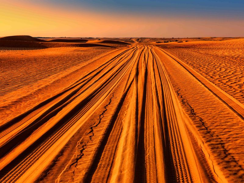 Desert Road - Desert Road around Dubai, UAE is pretty much the only ...