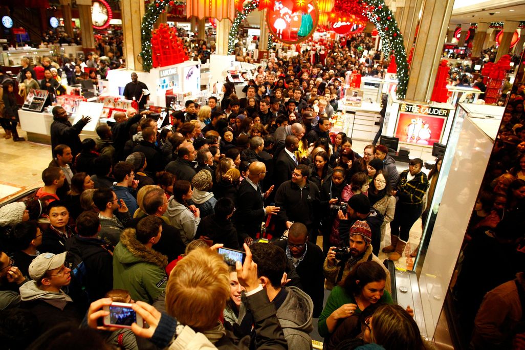 black friday crowds