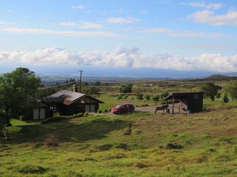 A view of central Maui, Hawaii from rural Kula. | Smithsonian Photo ...