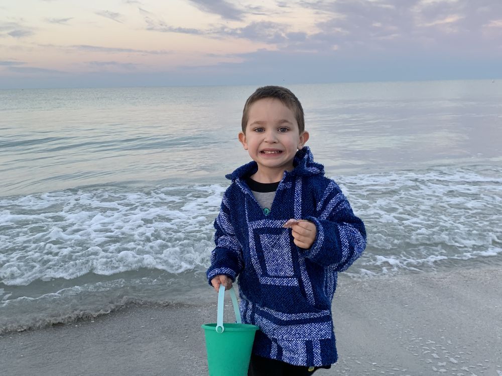 Jason Shell Collecting | Smithsonian Photo Contest | Smithsonian Magazine