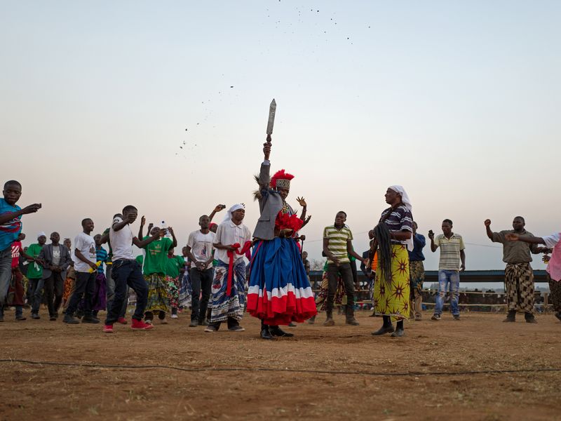 Mutomboko - War dance of the Luba-Lunda Empire | Smithsonian Photo ...