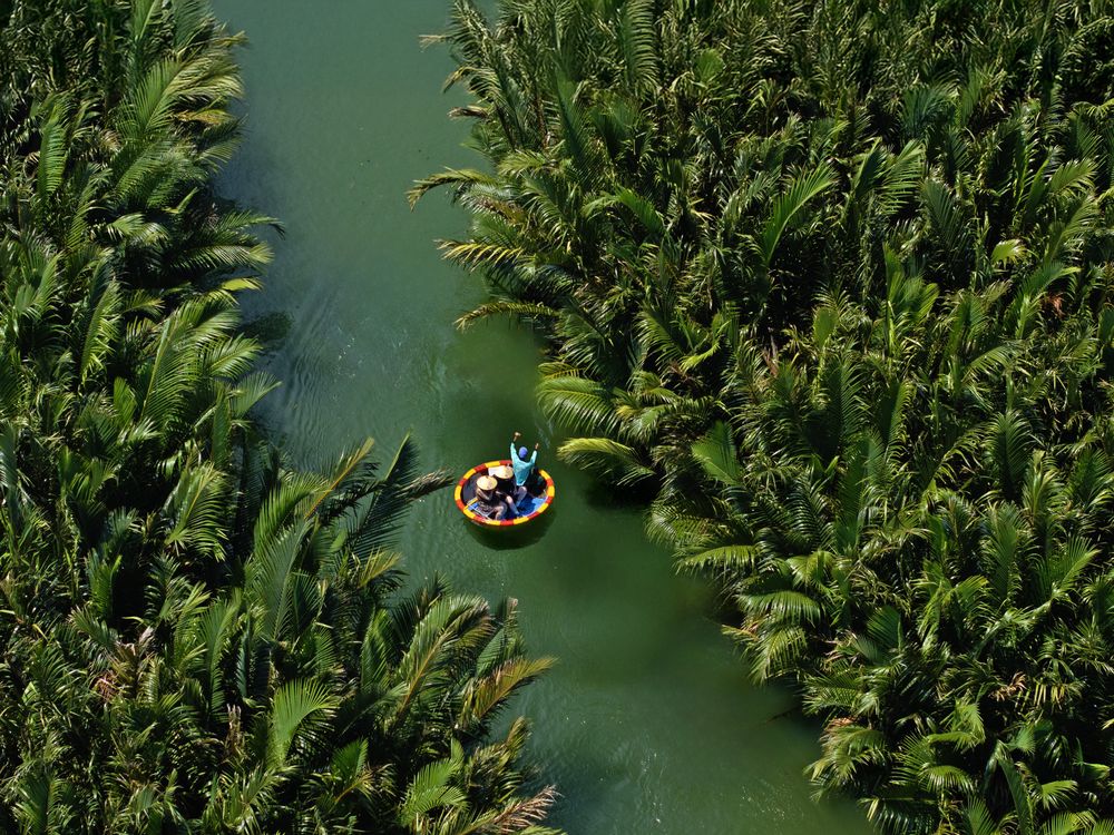 Coconut boat | Smithsonian Photo Contest | Smithsonian Magazine