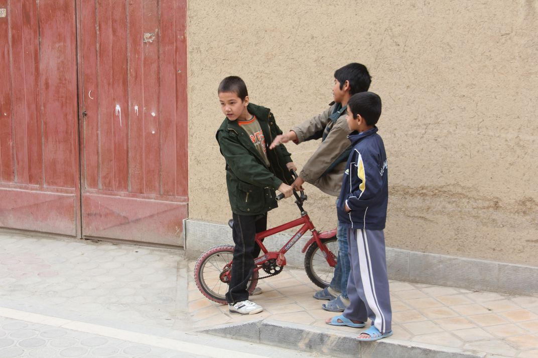 emigration-afqanian boy in iran-attack.. | Smithsonian Photo Contest ...