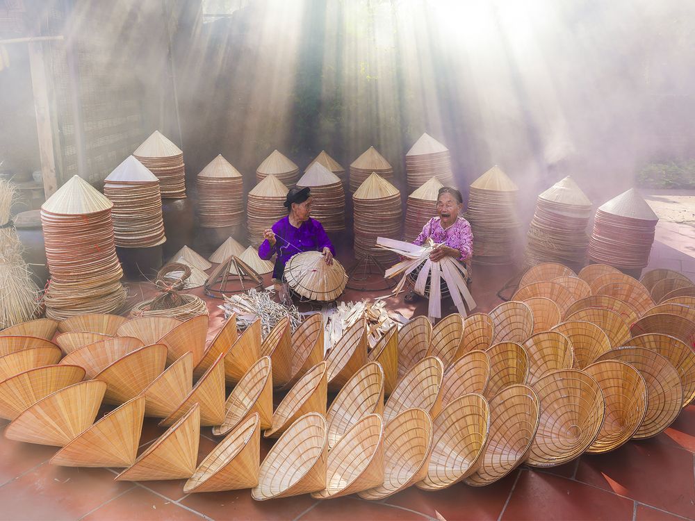 Making conical hat | Smithsonian Photo Contest | Smithsonian Magazine