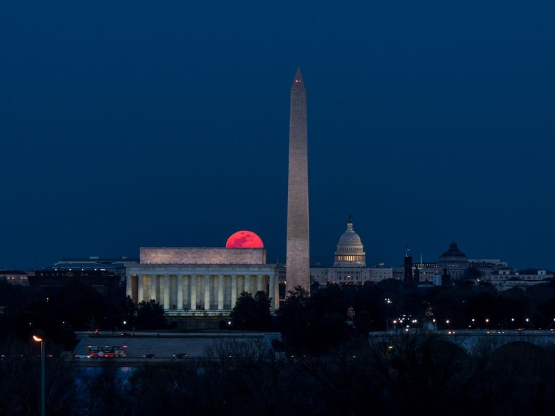 Full Moon Rising at Washington D.C | Smithsonian Photo Contest ...